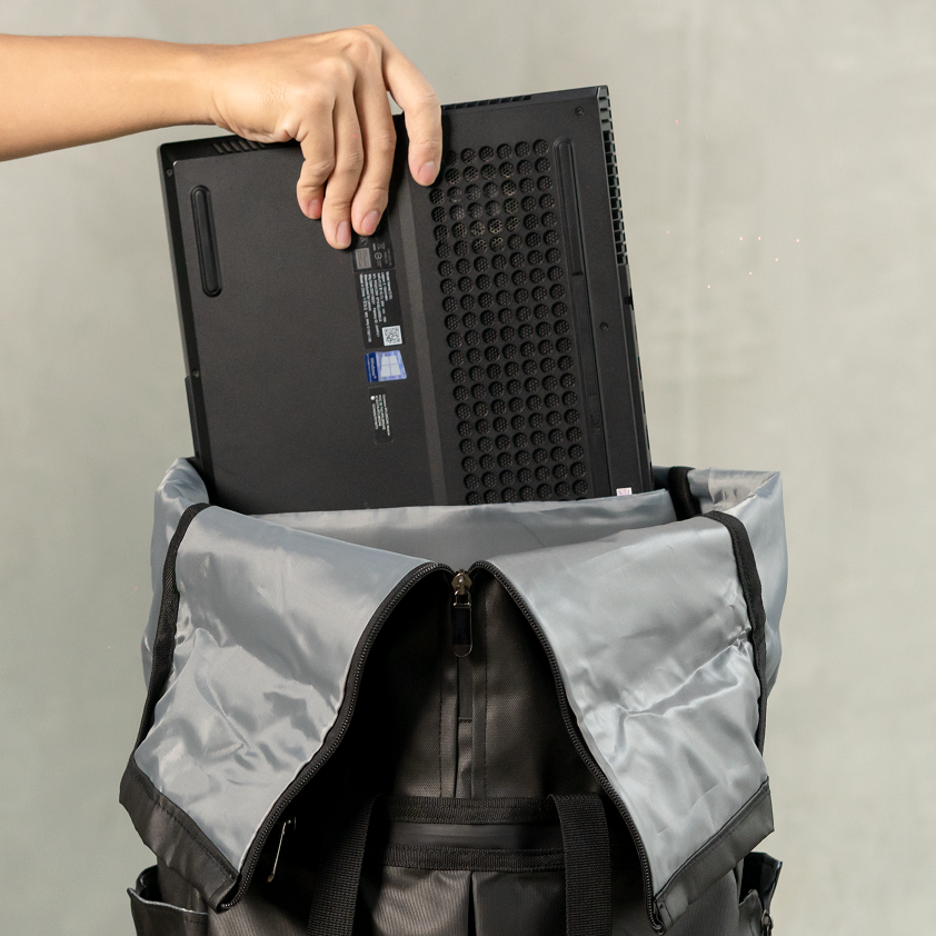 Day Laptop Roll Top Backpack 27L BLACK – Timoor Official